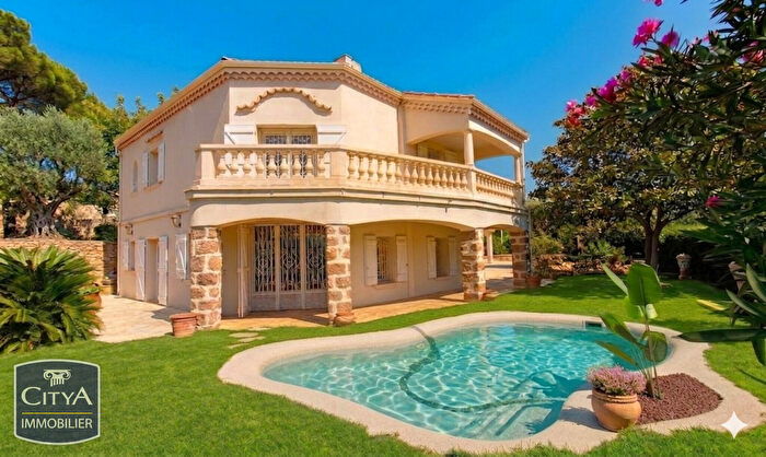 Fréjus, Centre-ville : Maison 5 pièces à vendre