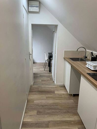 Appartement à louer - Centre Ville, Suresnes - 2 pièces - 1 chambre