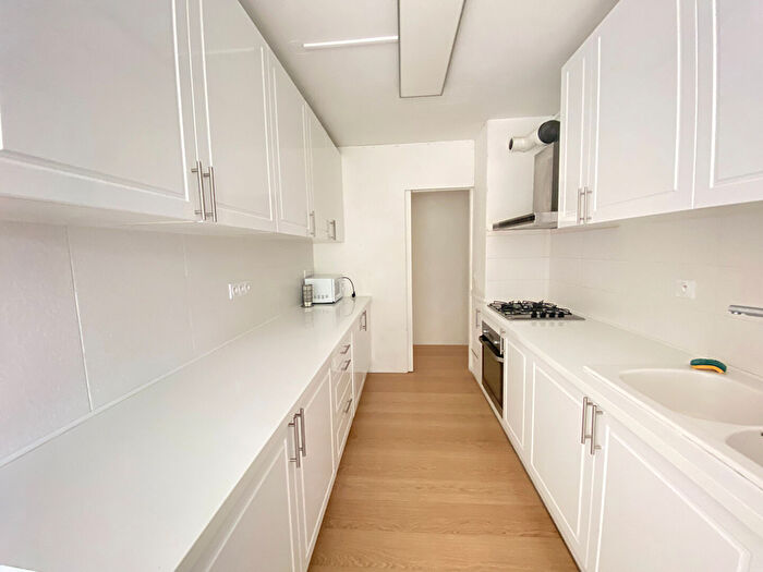 Quartiers Sud-Est, Italie : Appartement 4 pièces à louer