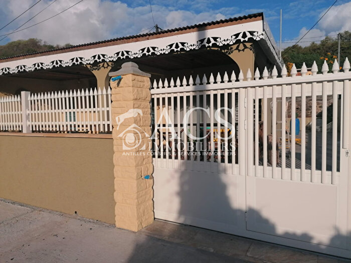 Maison à louer - Sainte-Marie - 4 pièces - 3 chambres