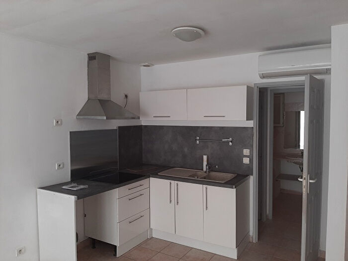 Appartement à louer - Meynes - 2 pièces - 1 chambre