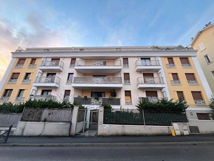 Appartement à louer - Marne, Neuilly-Plaisance - 1 pièce