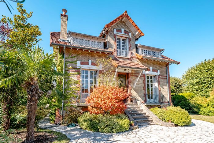 Maison 8 pièces à vendre - Le Chesnay, Saint-Antoine de Padoue
