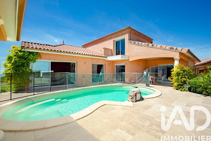 Maison 11 pièces à louer - Maignaut-Tauzia