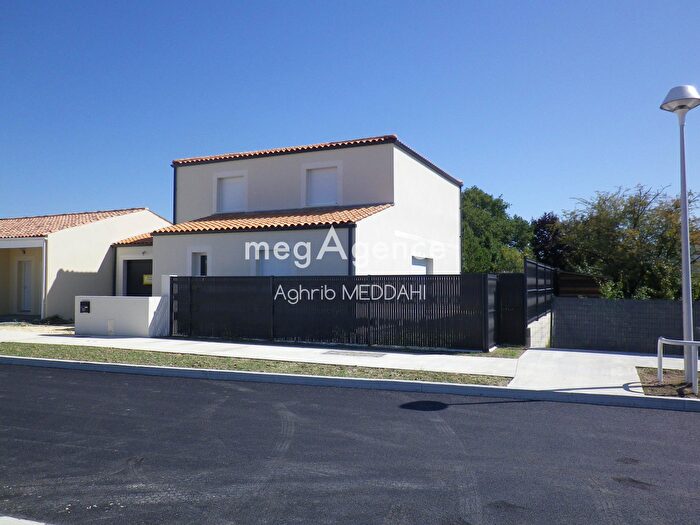 Maison à vendre - Échillais - 5 pièces - 4 chambres