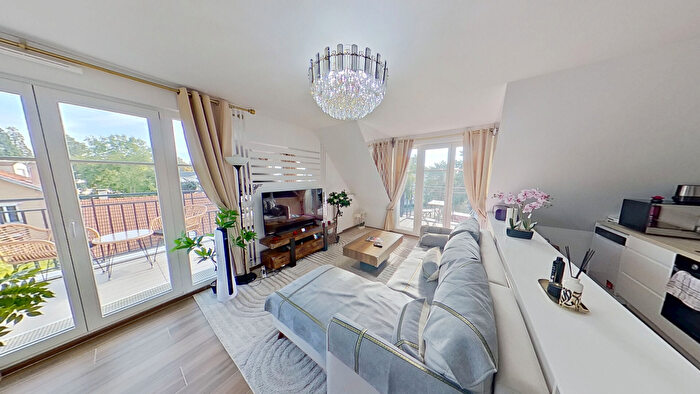 Appartement à louer - Châtenay-Malabry, Centre-ville - 4 pièces - 3 chambres