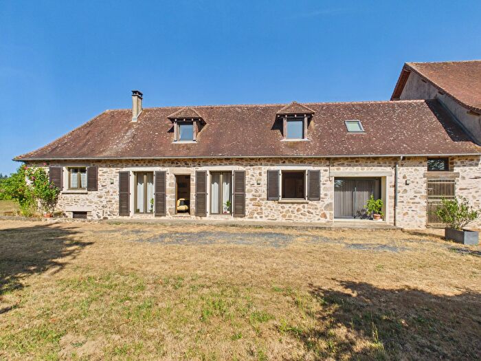 Maison 10 pièces à La Meyze, à vendre