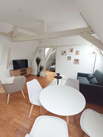 Appartement 2 pièces à Centre-Neuf Bourg-Quesnoy-Delsaux-Musée-Cannoniers-Gare, Valenciennes, à louer