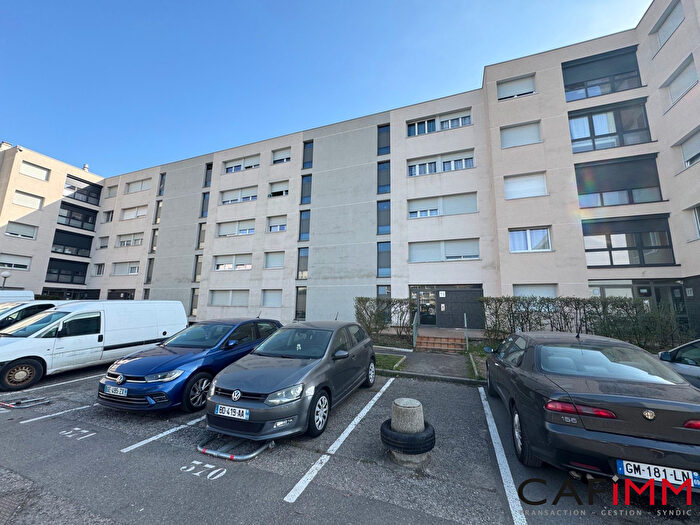 Appartement à vendre - Bron, Le Terraillon - 4 pièces - 2 chambres