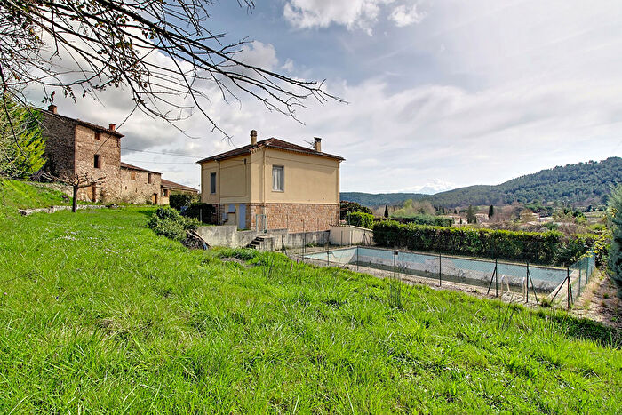 Maison à vendre - Salernes - 5 pièces - 3 chambres