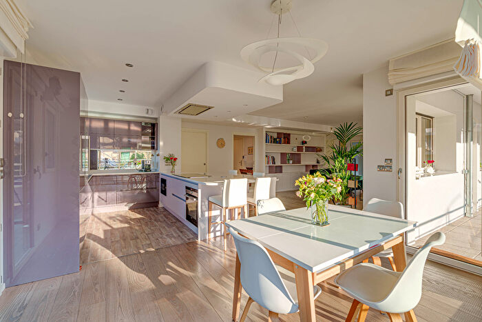 Appartement à vendre - Évian-les-Bains - 3 pièces - 2 chambres