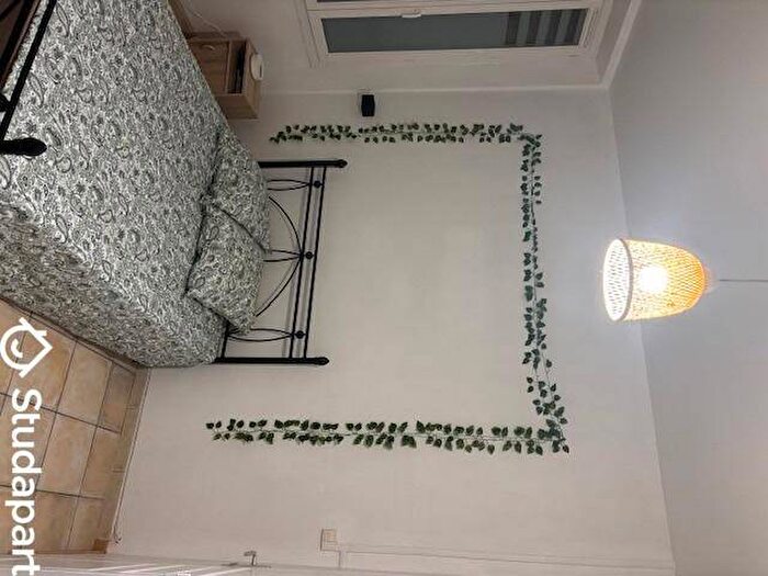 Appartement à louer - Champ de Mars, Toulon - 1 pièce - 1 chambre