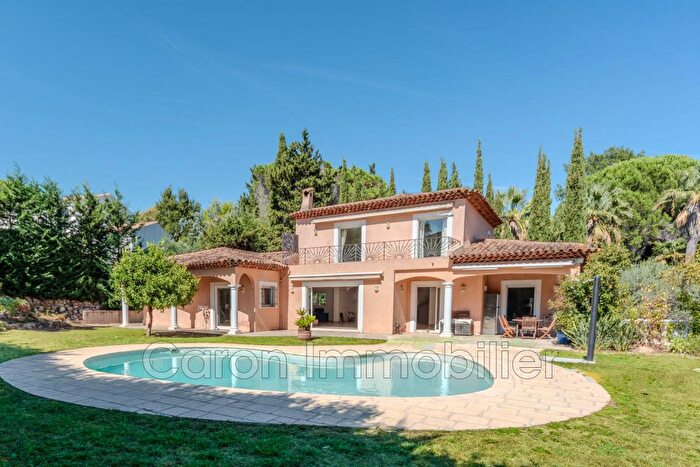 Maison à vendre - Mandelieu-la-Napoule, Minelle - 6 pièces - 4 chambres