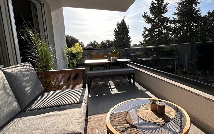 Appartement à vendre - Aix-en-Provence, Pont de Beraud - 3 pièces - 2 chambres