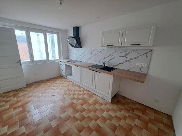 Appartement 3 pièces à Peripherie, Bourg-Saint-Andéol, à louer
