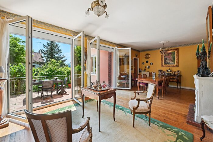 Maison à vendre - Saint-Germain-en-Laye, Hennemont - 8 pièces - 5 chambres