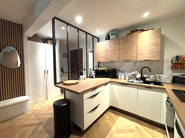 Appartement à vendre - Cagnes-sur-Mer, La Gare, Les Plans, Hippodrome - 3 pièces - 2 chambres