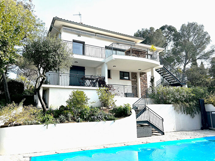 Maison à vendre - Saint-Raphaël, Boulouris - 12 pièces - 6 chambres