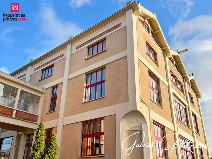 Appartement à vendre - Sainte-Savine - 5 pièces - 3 chambres