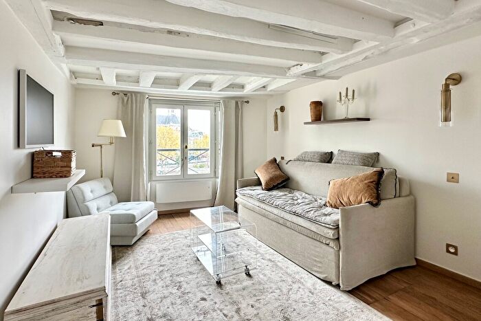 Appartement à louer - Paris e , Les Iles - 1 pièce