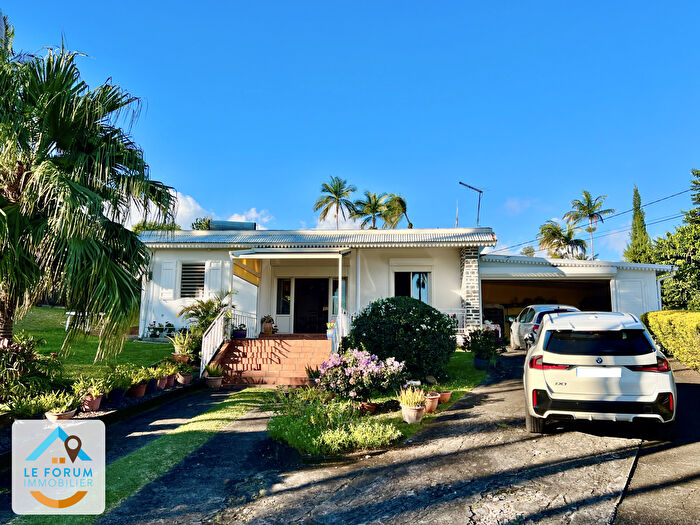 Saint-Pierre : Maison 4 pièces à vendre