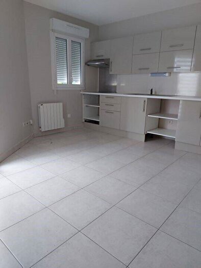 Appartement à louer - Romanie, Les Essarts-le-Roi - 1 pièce