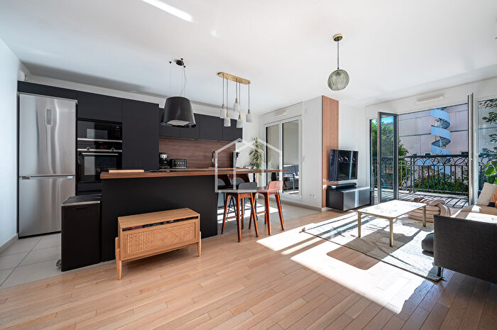 Suresnes, Carnot, Gambetta : Appartement 4 pièces à vendre