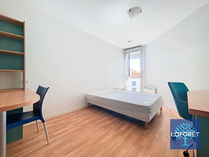 Appartement à louer - La Roche-sur-Yon, Pyramides, Jean-Yole - 1 pièce