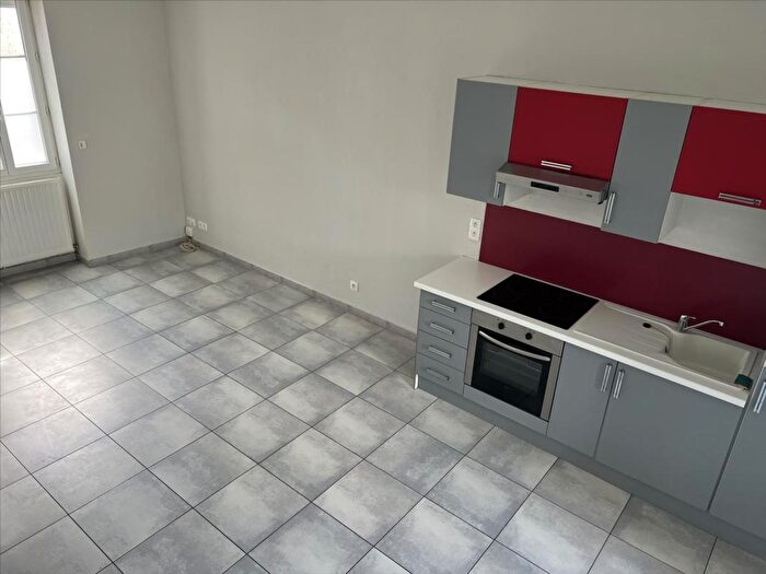 Maison à louer - Gond-Pontouvre - 3 pièces - 2 chambres