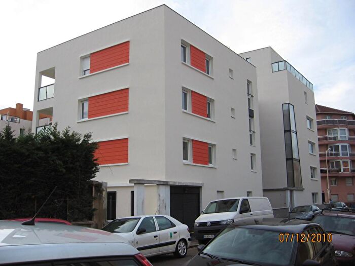 Appartement 3 pièces à Lyon 8ème, Etats Unis, à louer