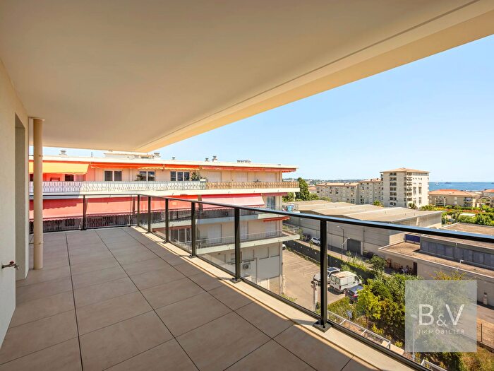 Appartement à vendre - Antibes, Antibes-les-Pins, Trianon, Le Fournel, Peyregoue - 4 pièces - 3 chambres