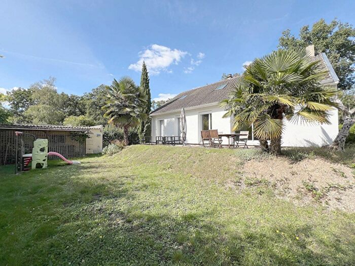 Maison à louer - Verneuil-sur-Seine - 7 pièces - 4 chambres