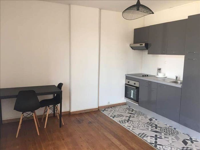 Centre Ville, Aulnoye-Aymeries : Appartement 2 pièces à louer