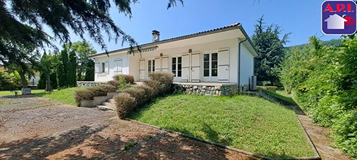 Maison à vendre - Le Peyrat - 5 pièces - 4 chambres