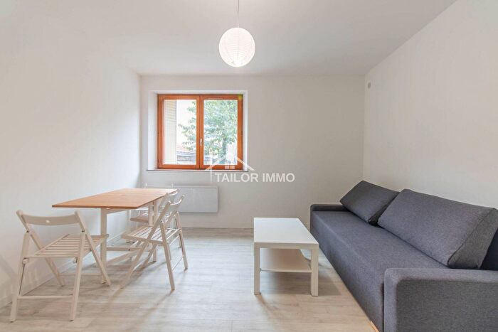 Appartement à louer - Les Iles, Moirans - 1 pièce