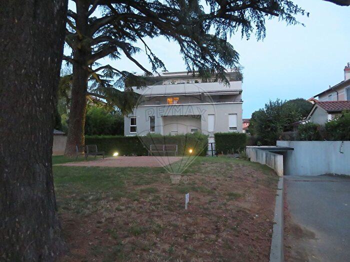 Appartement à louer - Villefranche-sur-Saône, Centre-ville - 3 pièces - 2 chambres