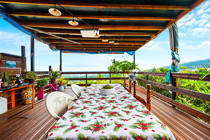 Maison à vendre - Saint-Paul, Bois de Nèfles - 6 pièces - 4 chambres