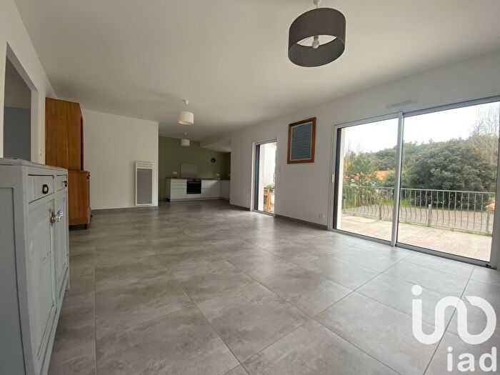 Maisons à vendre et appartements à louer - 1