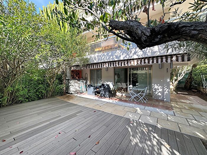 Appartement à vendre - Cannes, Pointe Croisette - 2 pièces - 1 chambre