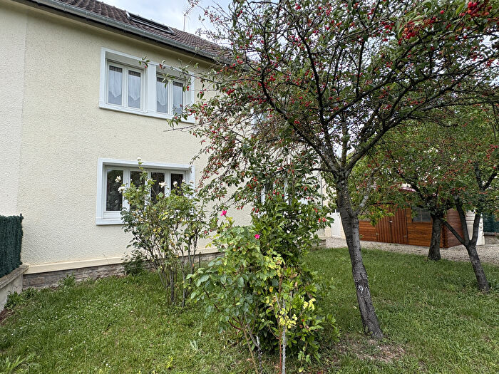 Maison à vendre - La Chapelle-Saint-Luc, Vieille ville - 6 pièces - 4 chambres