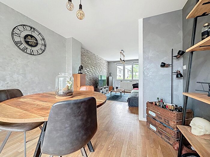 Maison à louer - Neuilly-lès-Dijon - 5 pièces - 3 chambres