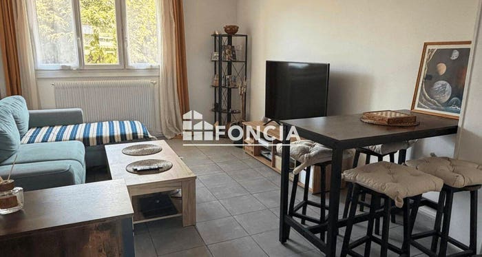 Croix Luizet, Villeurbanne : Appartement 3 pièces à louer