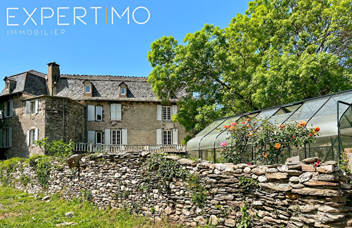 Saint-Étienne-Vallée-Française : Maison 10 pièces à vendre
