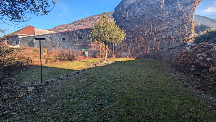 Appartement à vendre - Allevard - 3 pièces - 2 chambres