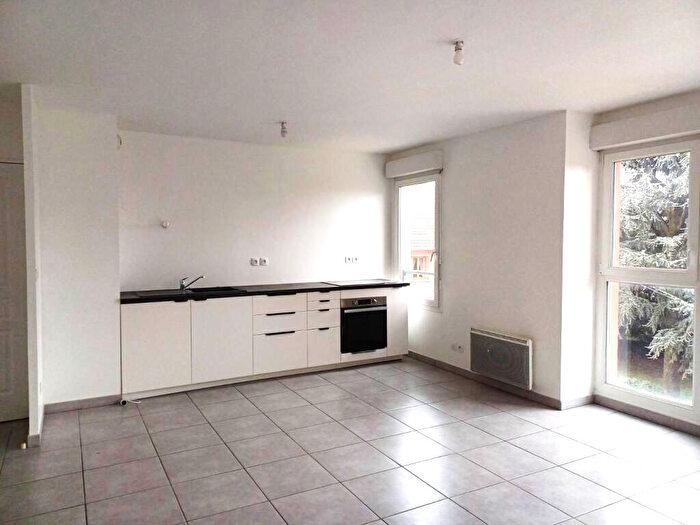 Appartement à vendre - Vénissieux, Centre-ville - 2 pièces - 1 chambre