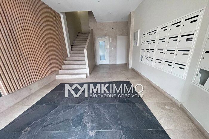 Appartement à louer - Carnot, Cannes - 2 pièces - 1 chambre