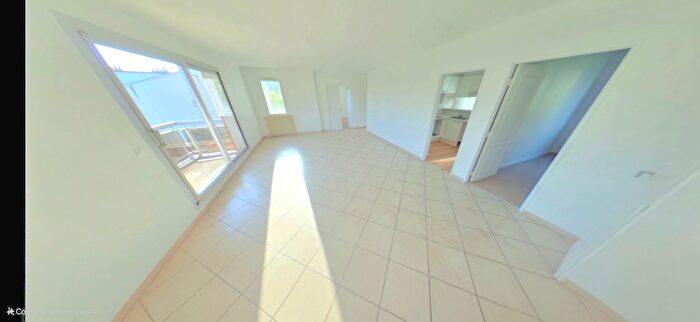 Appartement à louer - Fontenay-sous-Bois, Centre-ville - 4 pièces - 3 chambres