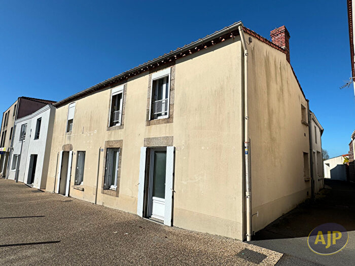 Maison à louer - Saint-Georges-de-Montaigu - 3 pièces - 2 chambres