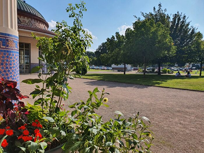 Appartement à vendre - Contrexéville - 6 pièces - 6 chambres