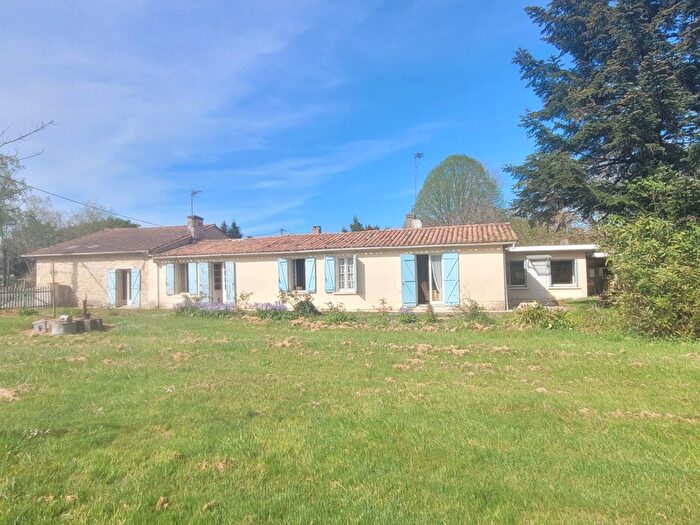 Maison 8 pièces à Saint-Vivien-de-Médoc, à vendre